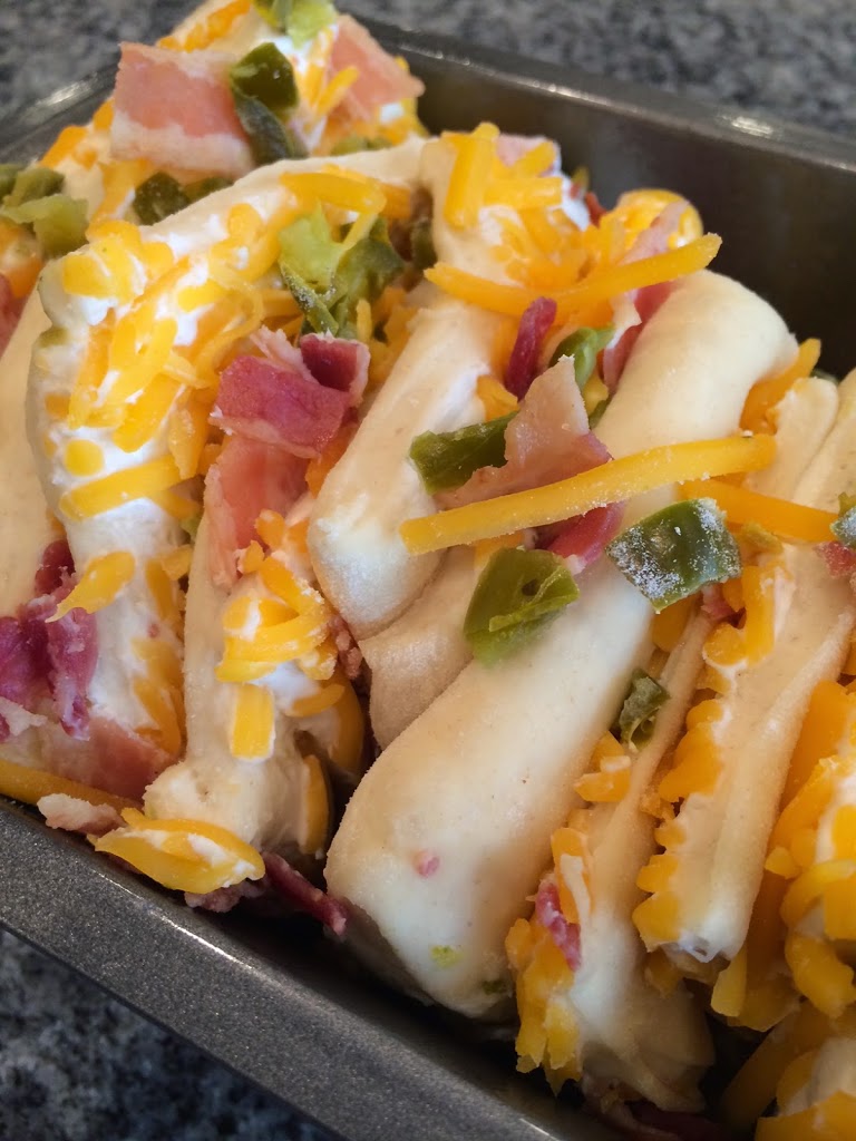 Bridgford Bread and Roll Dough Bacon, Jalapeño and Cheddar Pull-Apart ...