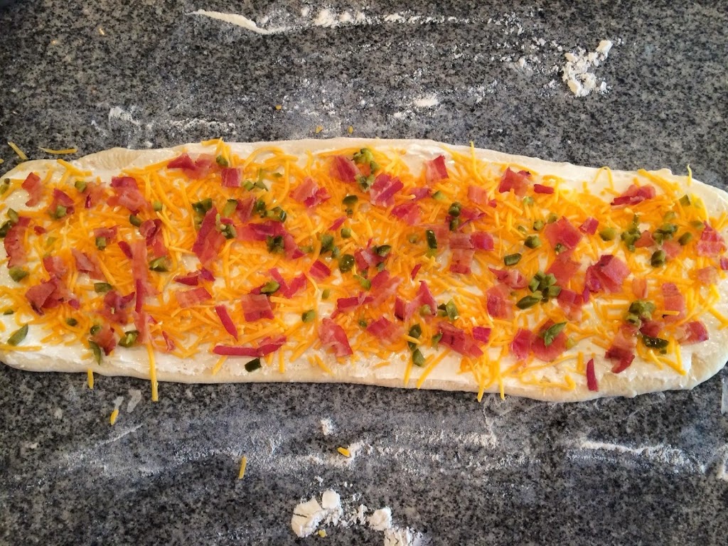Bridgford Bread and Roll Dough Bacon, Jalapeño and Cheddar Pull-Apart ...