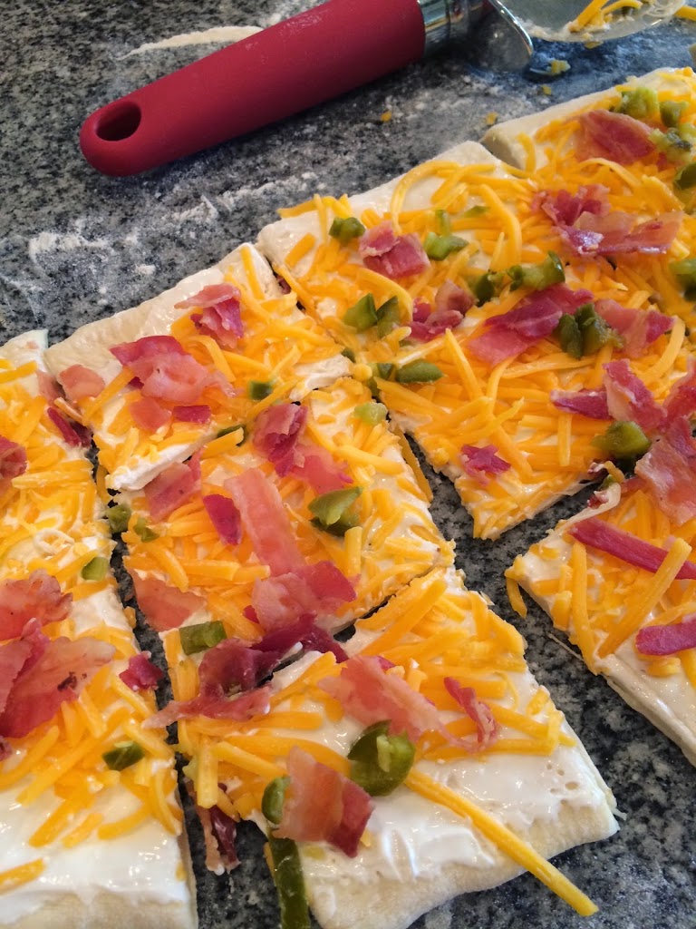 Bridgford Bread and Roll Dough Bacon, Jalapeño and Cheddar Pull-Apart ...