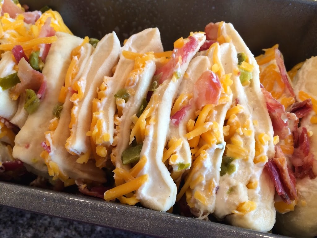 Bridgford Bread and Roll Dough Bacon, Jalapeño and Cheddar Pull-Apart ...